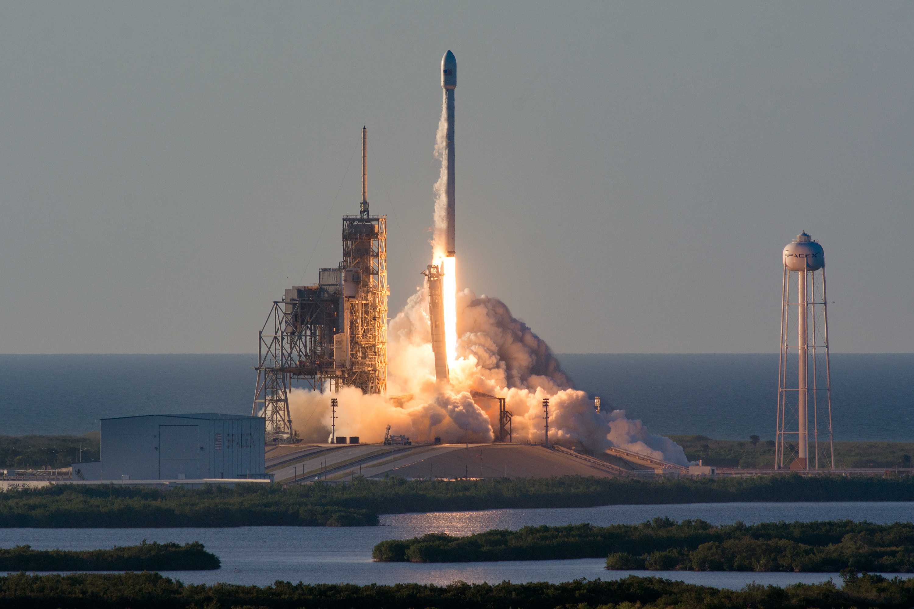 SpaceX a vraiment besoin du Falcon Heavy - Aerospatium