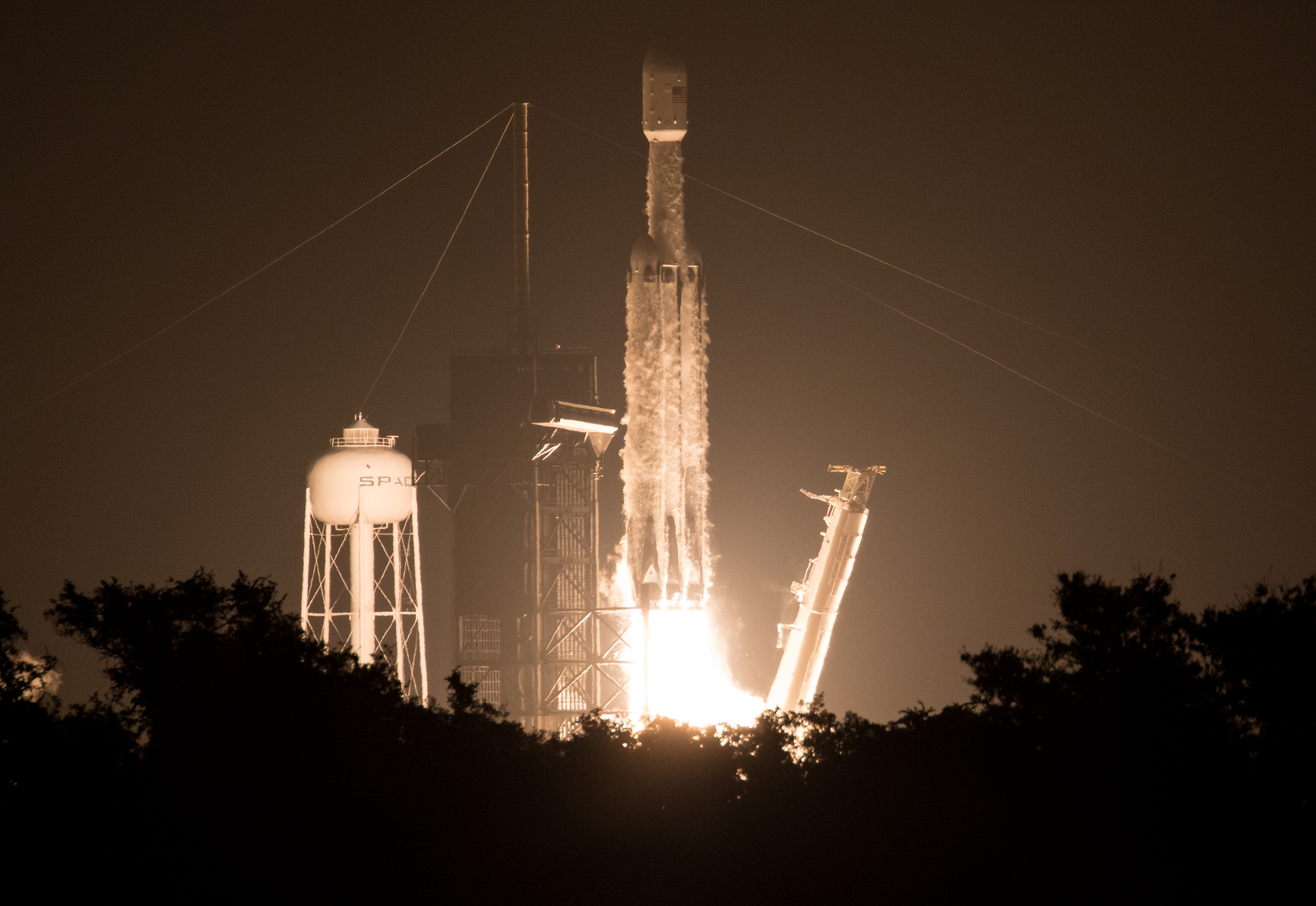 Le Falcon Heavy Démontre Sa Flexibilité Sur Trois Orbites Aerospatium